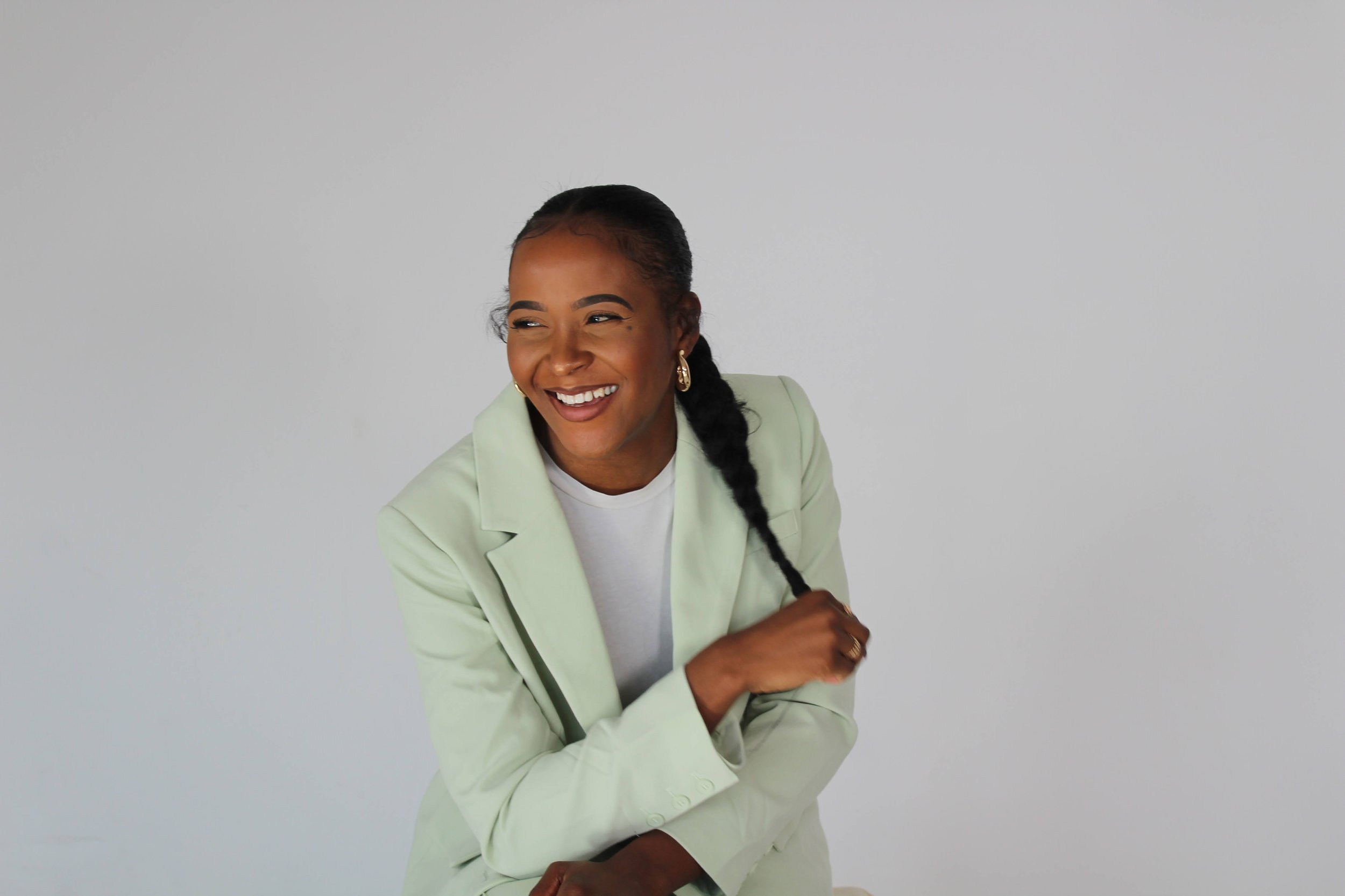 About Me — ASH ALVES