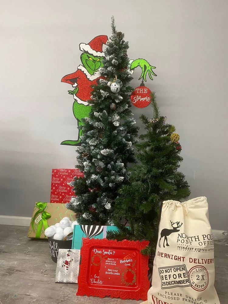 GRINCH DECORATION OFF THE MAT — The Useless Crafter