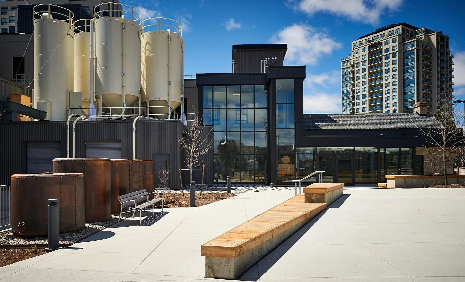 KHACHI DESIGN + BUILD