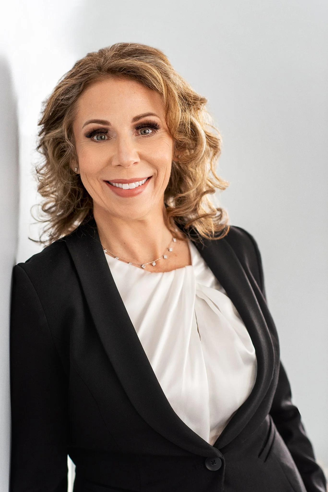 Erin Beckett | Waukesha Photographer | Headshots • Pets • Family