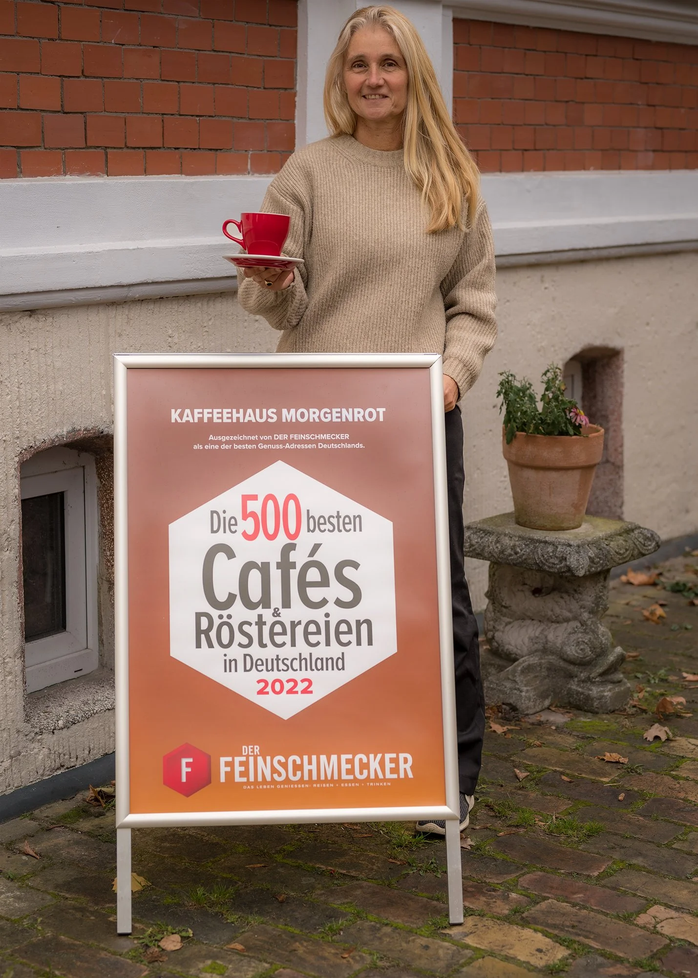 Genieße Wiener Kaffeespezialitäten und köstliche österreichische Torten ...
