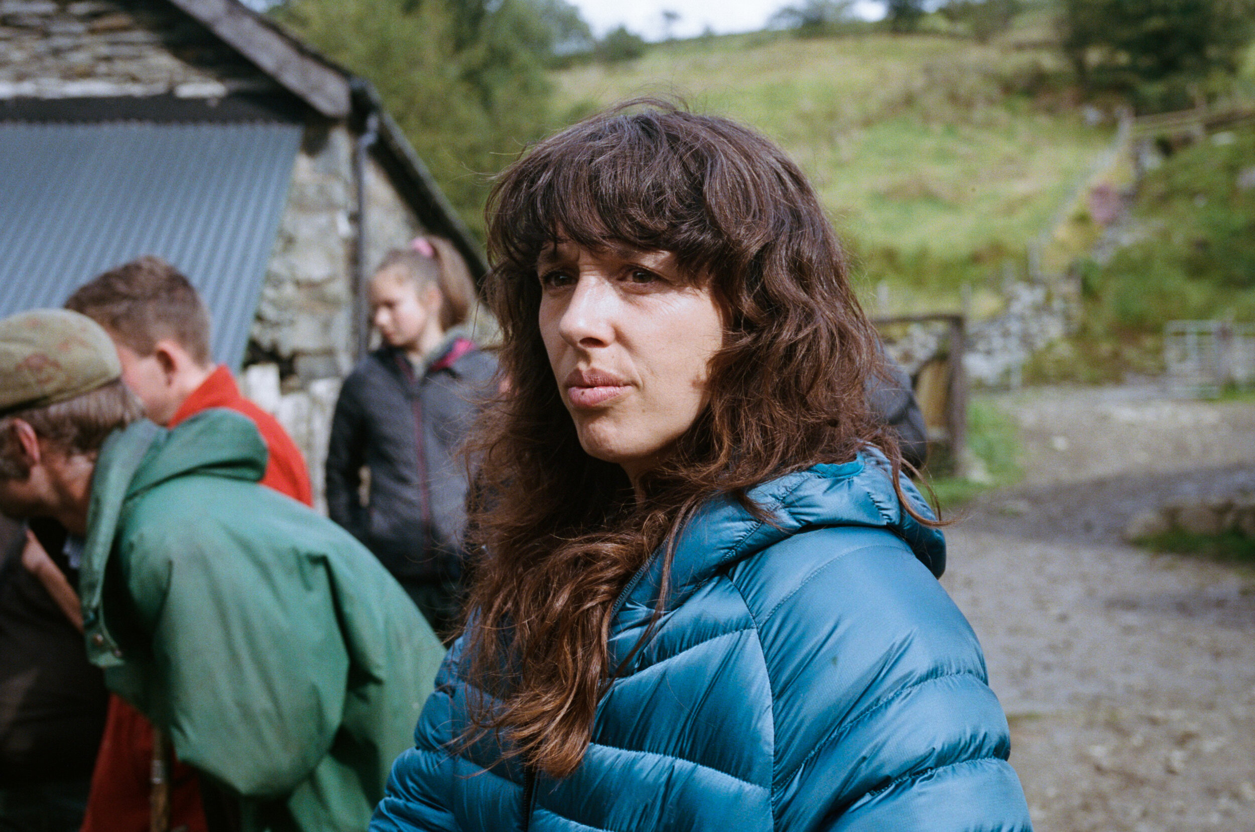 Staying (Aros Mae) / Directed by Zillah Bowes — Encounters