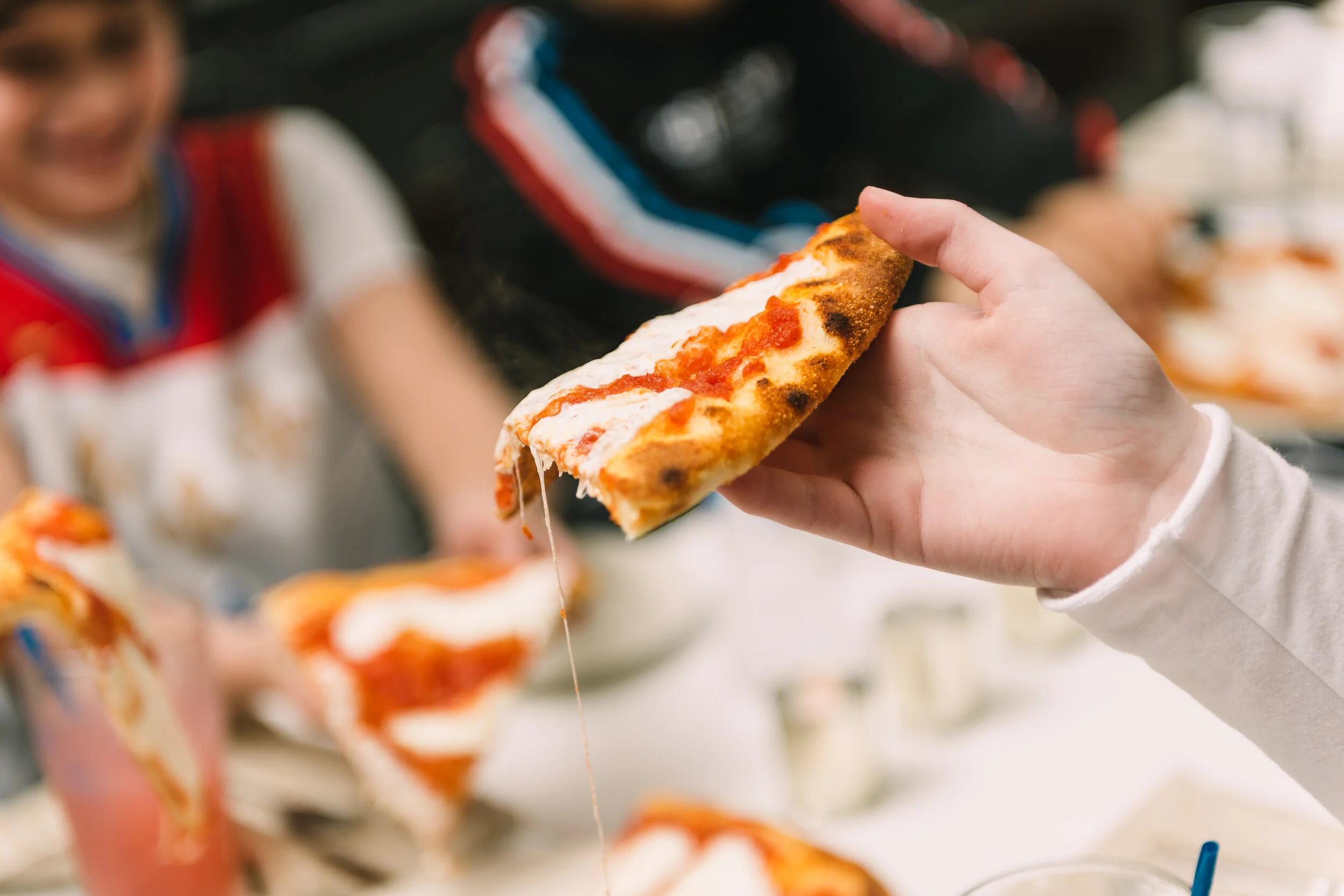 Dee's Wood Fired Pizza & Kitchen