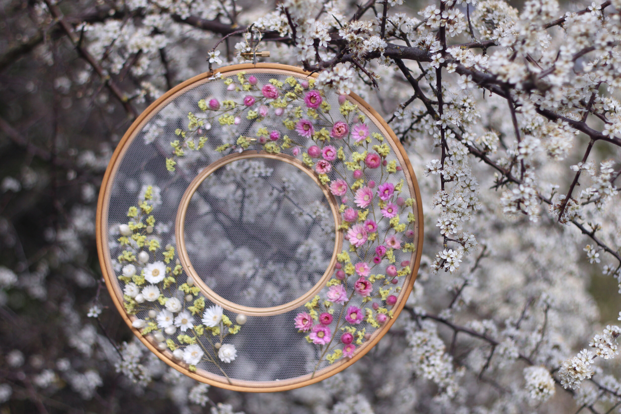 Olga Prinku - the art of Dried Flowers on Tulle Embroidery