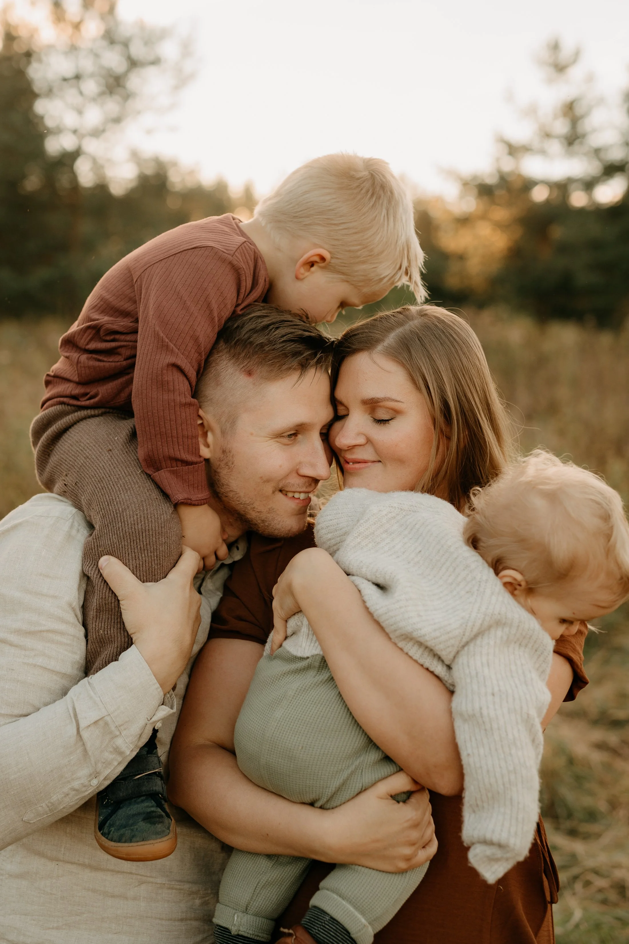 Perhekuvaus ideoita [5 vinkkiä valmistautumiseen!] — Lotta Polviander ...