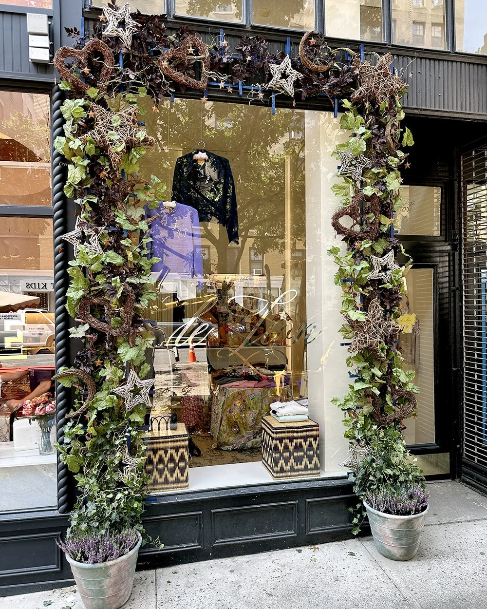 Retail Window Design by Nick Sizemore — Sizemore Color Studios