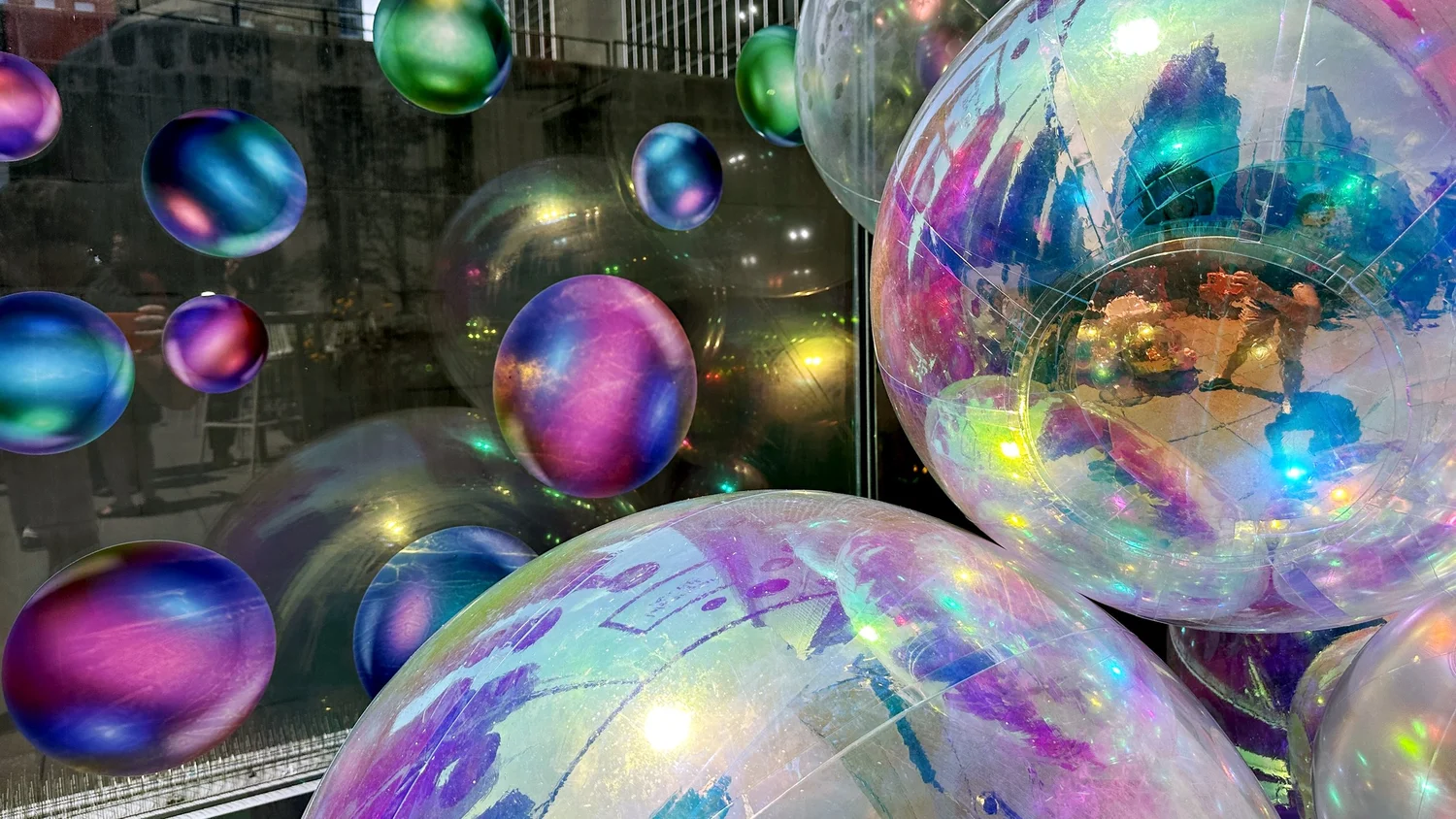 Marriott Marquis Times Square Bubbles Over Broadway Event Decor by ...