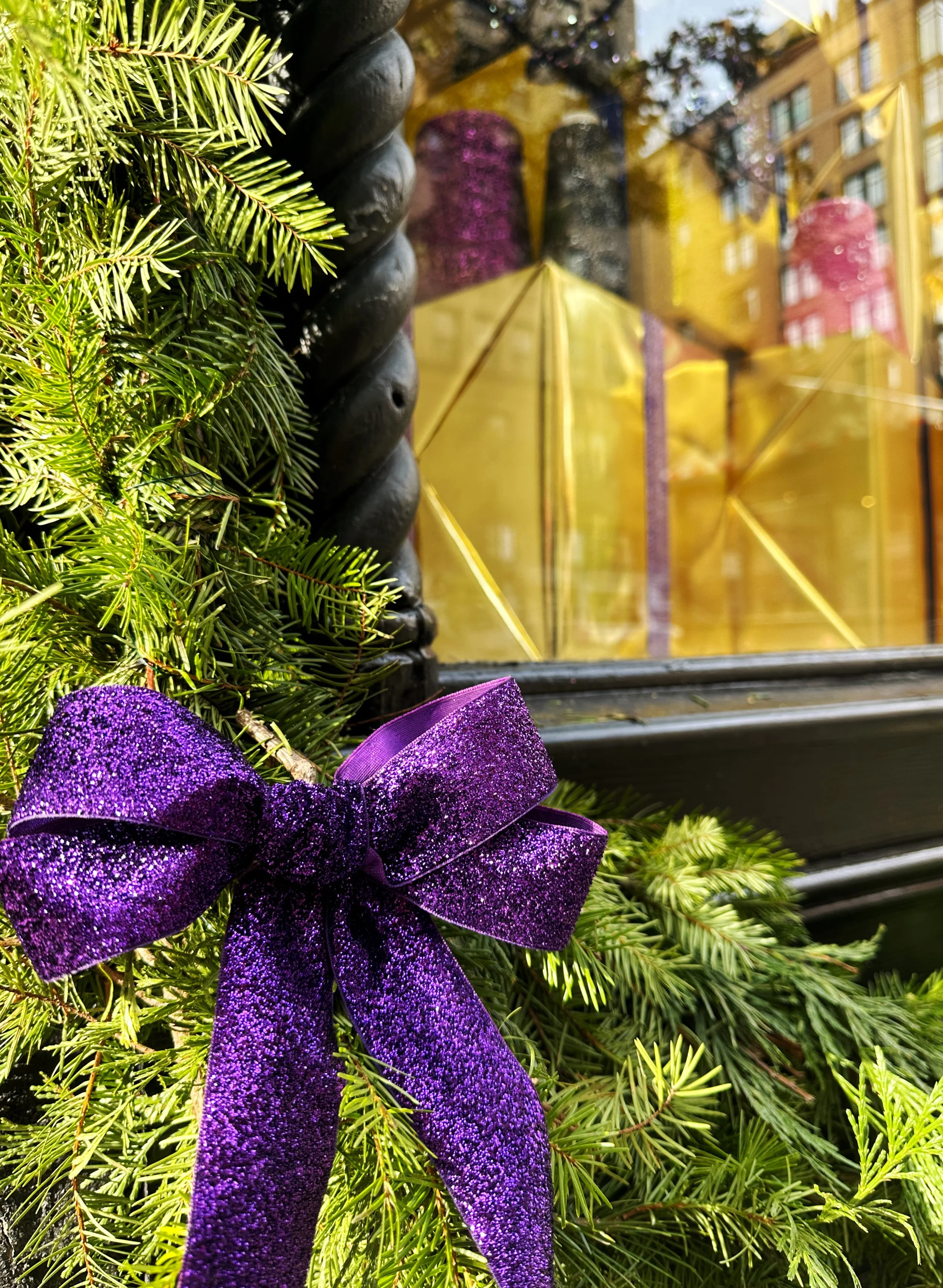 Retail Window Design by Nick Sizemore — Sizemore Color Studios