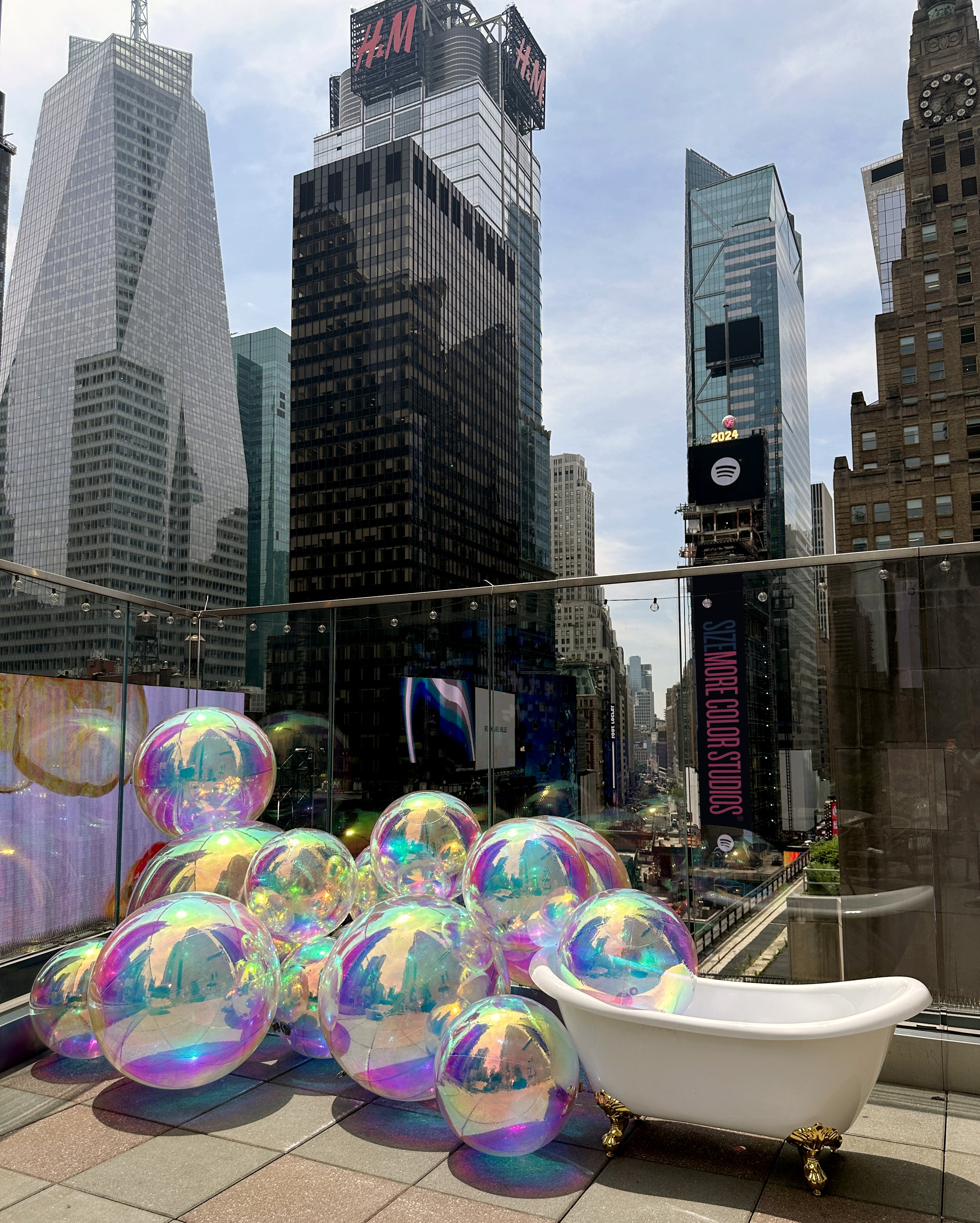 Marriott Marquis Times Square Bubbles Over Broadway Event Decor by ...