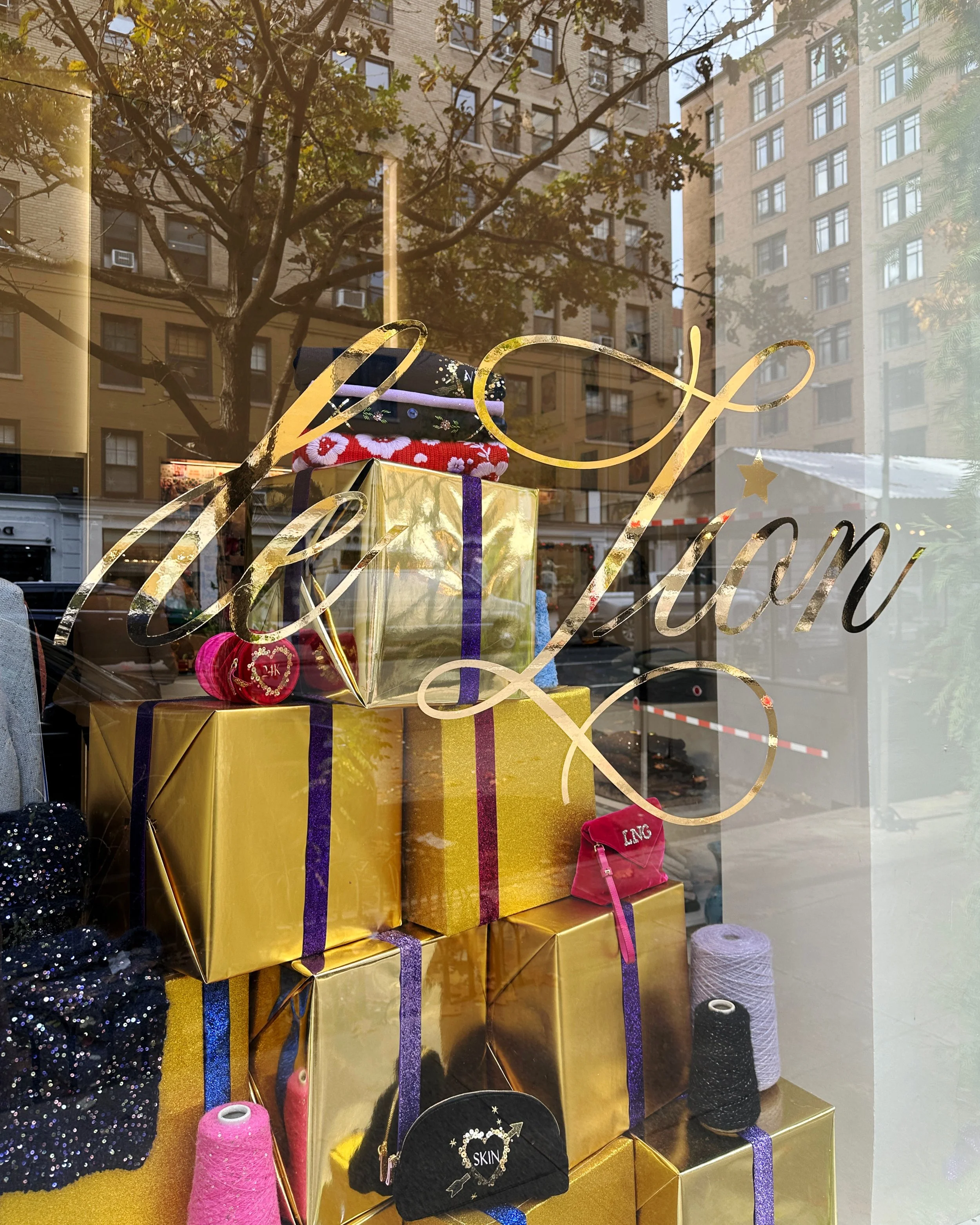 Retail Window Design by Nick Sizemore — Sizemore Color Studios