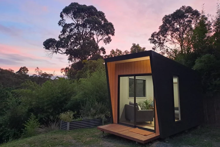 Portable rooms for allied health professionals — room to move