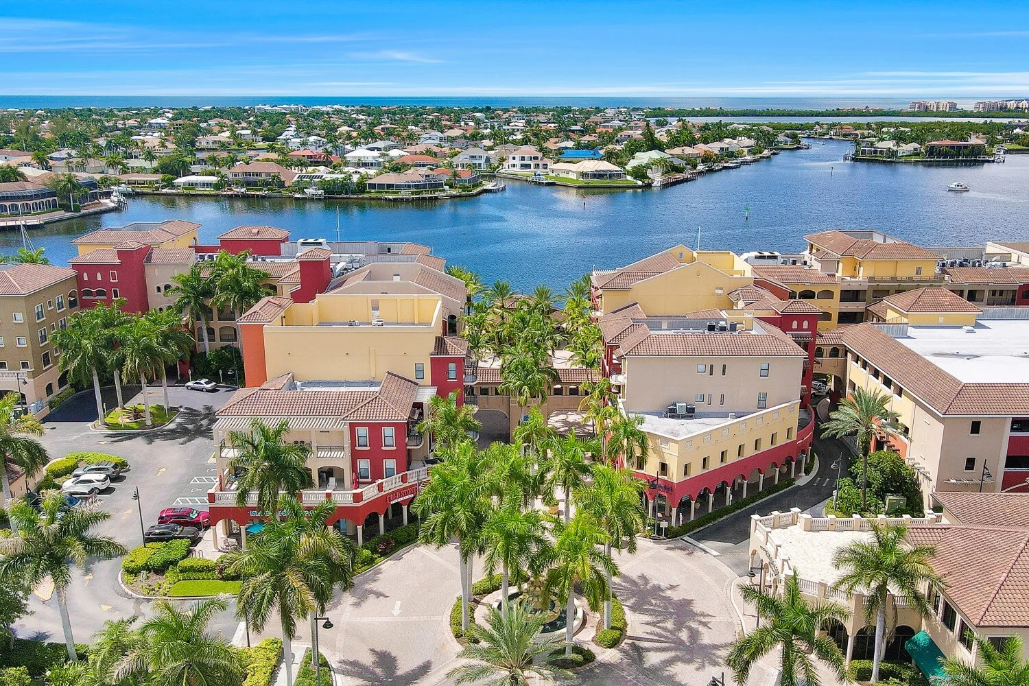Esplanade — Pat Wilkins | RE/MAX Alliance Group