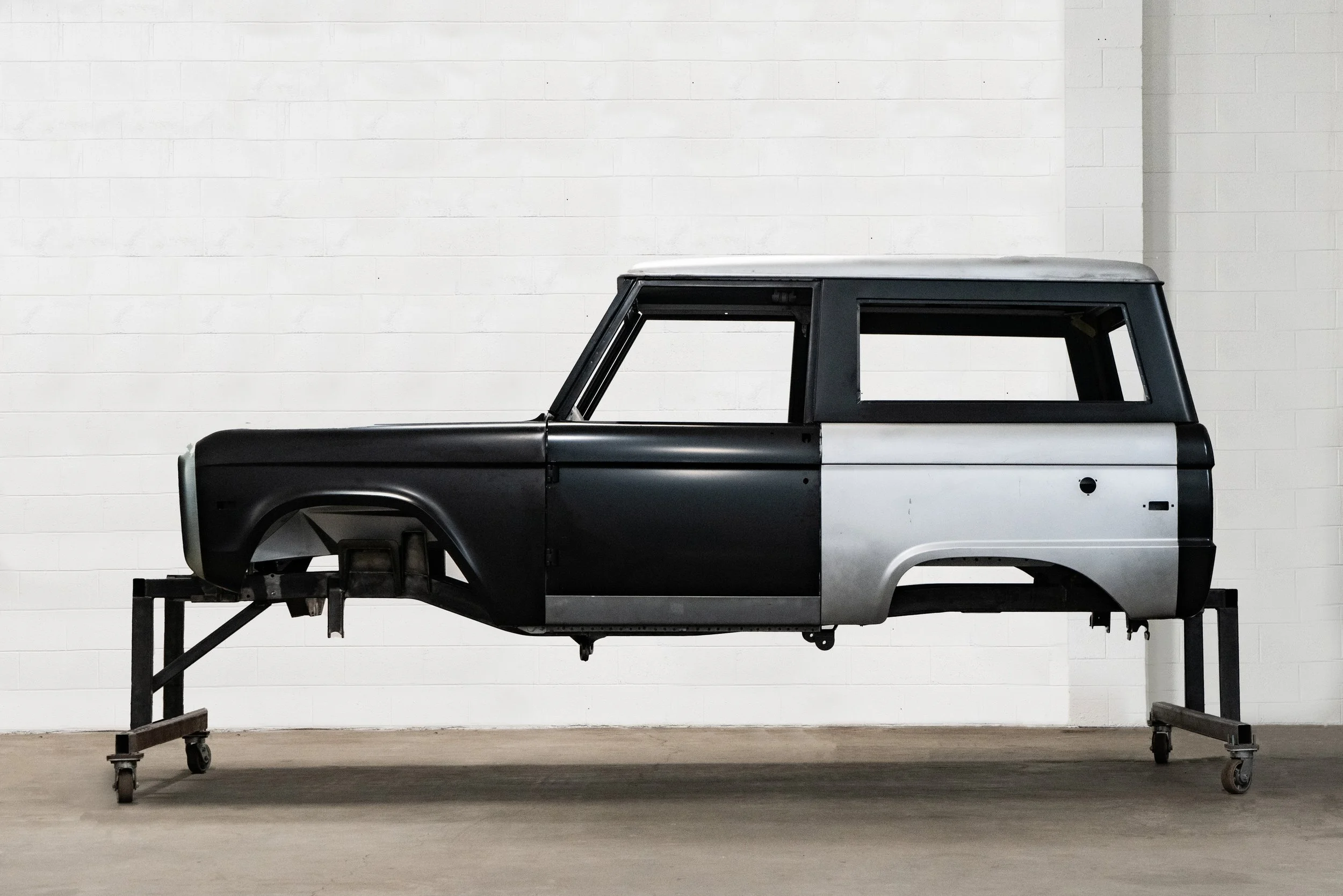EARLY FORD BRONCO BODY — Agaso Outdoor | Early Ford Bronco Restoration ...