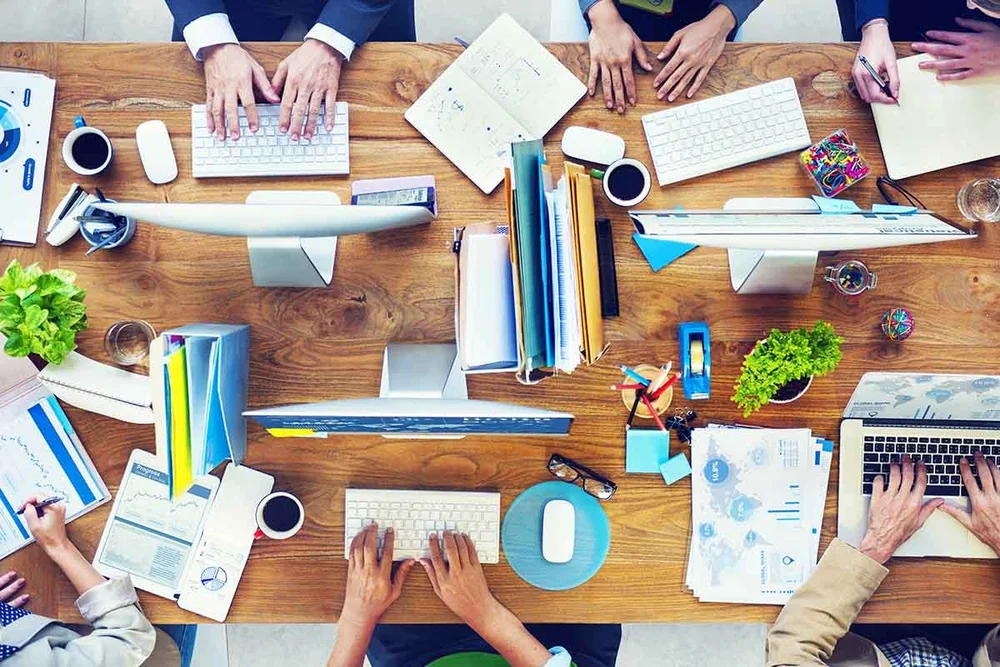 Guía sobre la ley LSSI-CE, ¿qué es y cómo cumplirla? - Pdatos