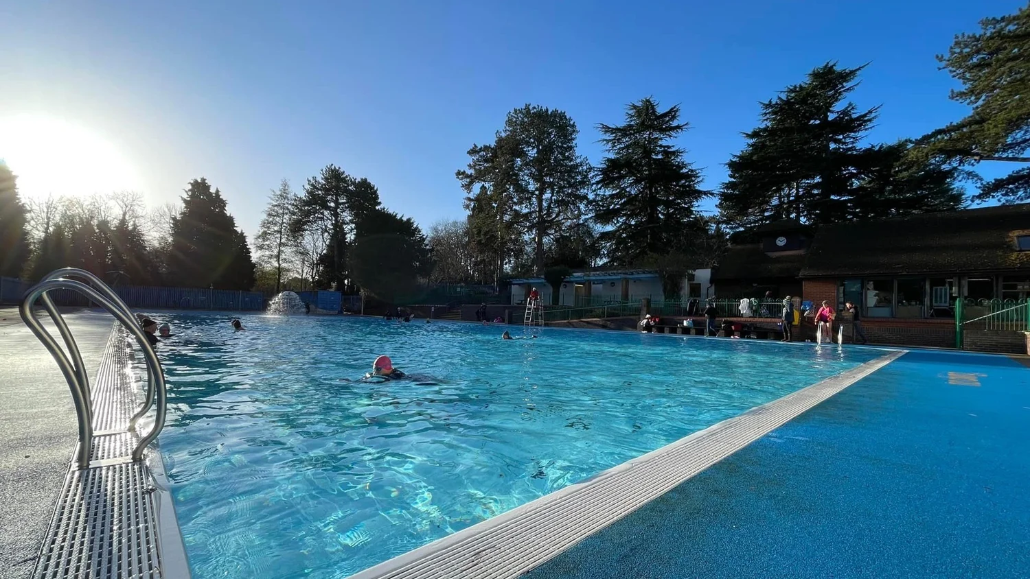 Cold Water Swimming Guidance | Droitwich Spa Lido | Rivers Fitness