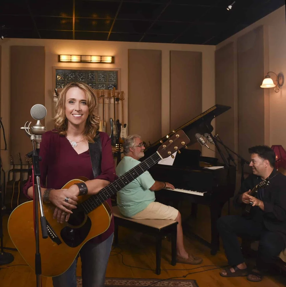 About — Carolyn Arends