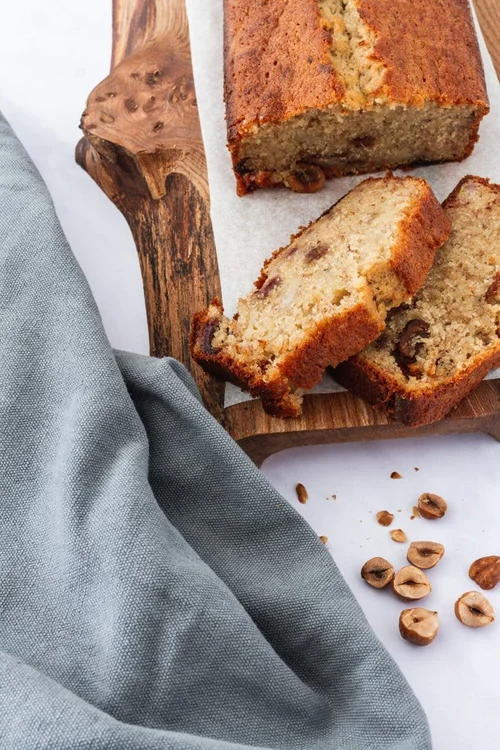 Dates and Roasted Hazelnuts Banana Bread — Yolene Dabreteau Photography