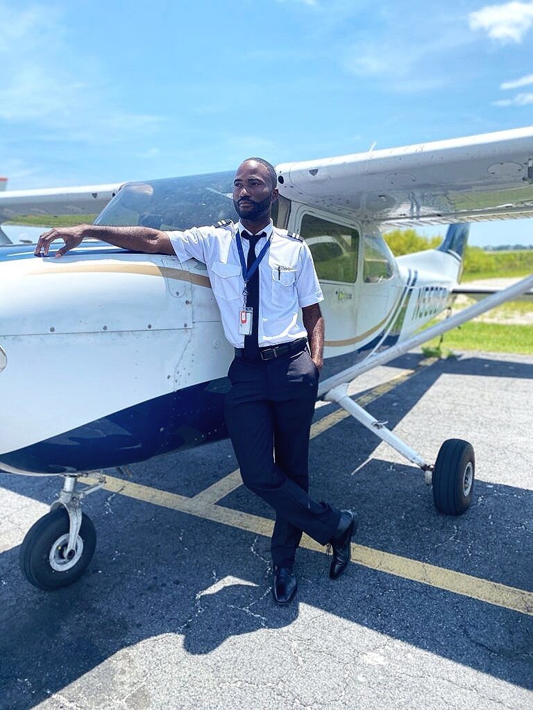 Professional Pilot Program — Aeronautical School W.I.