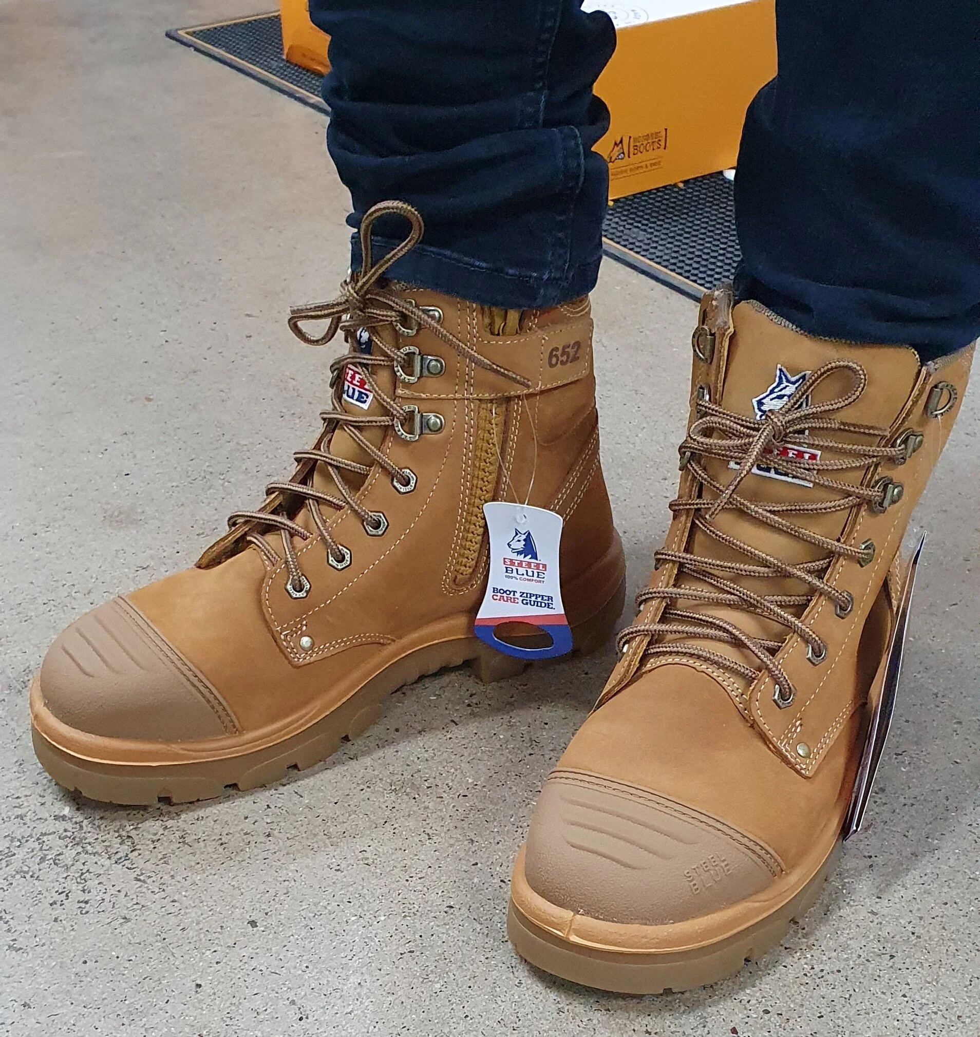 Work Boots (Mens) — Kal Tire Uniform Store
