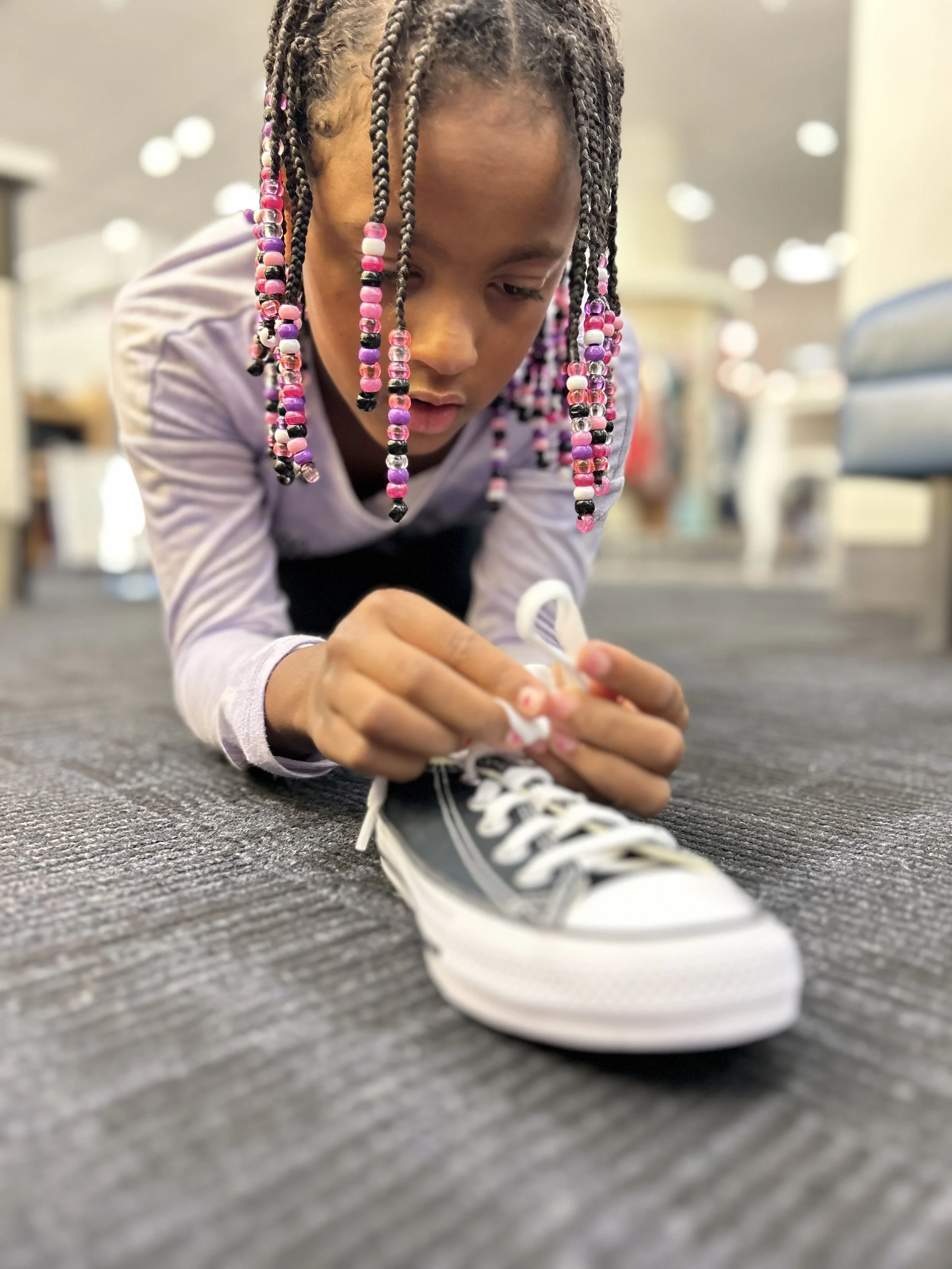 Did you know Nordstrom has a kids shoe-tying clinic? — theCityMoms