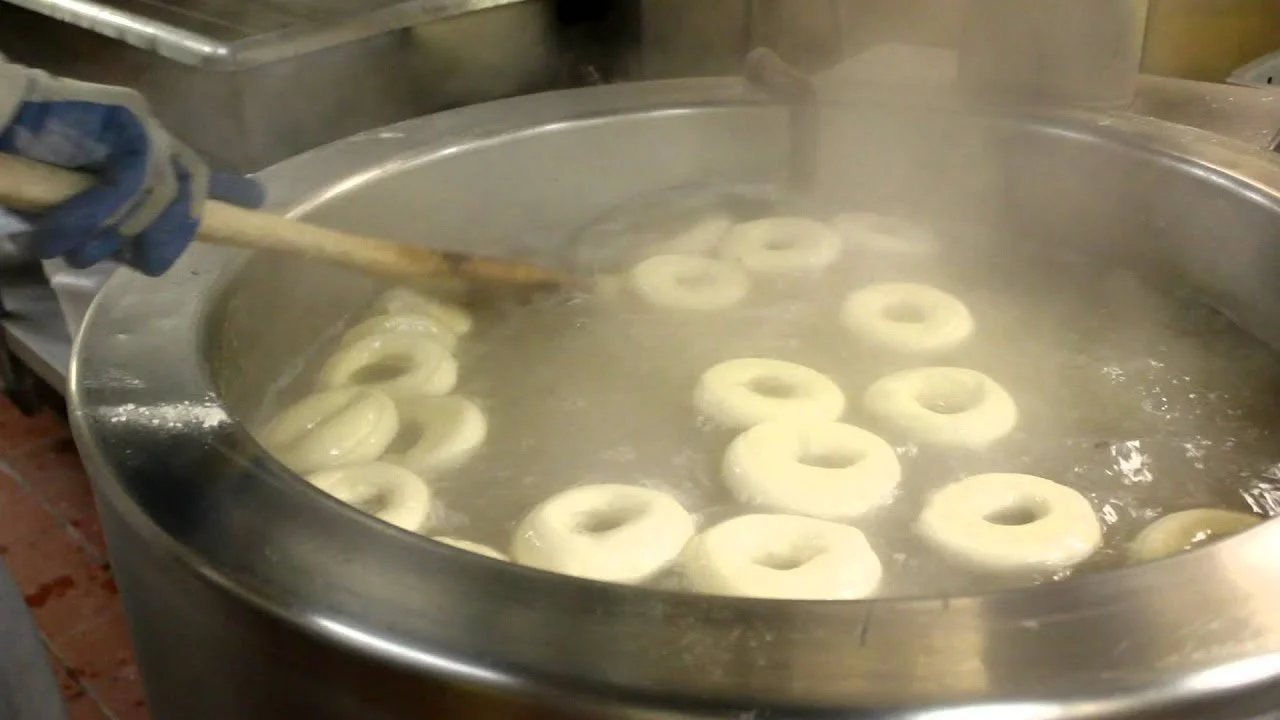 What is a Bagel? Discover the History, Texture, and Popularity of ...