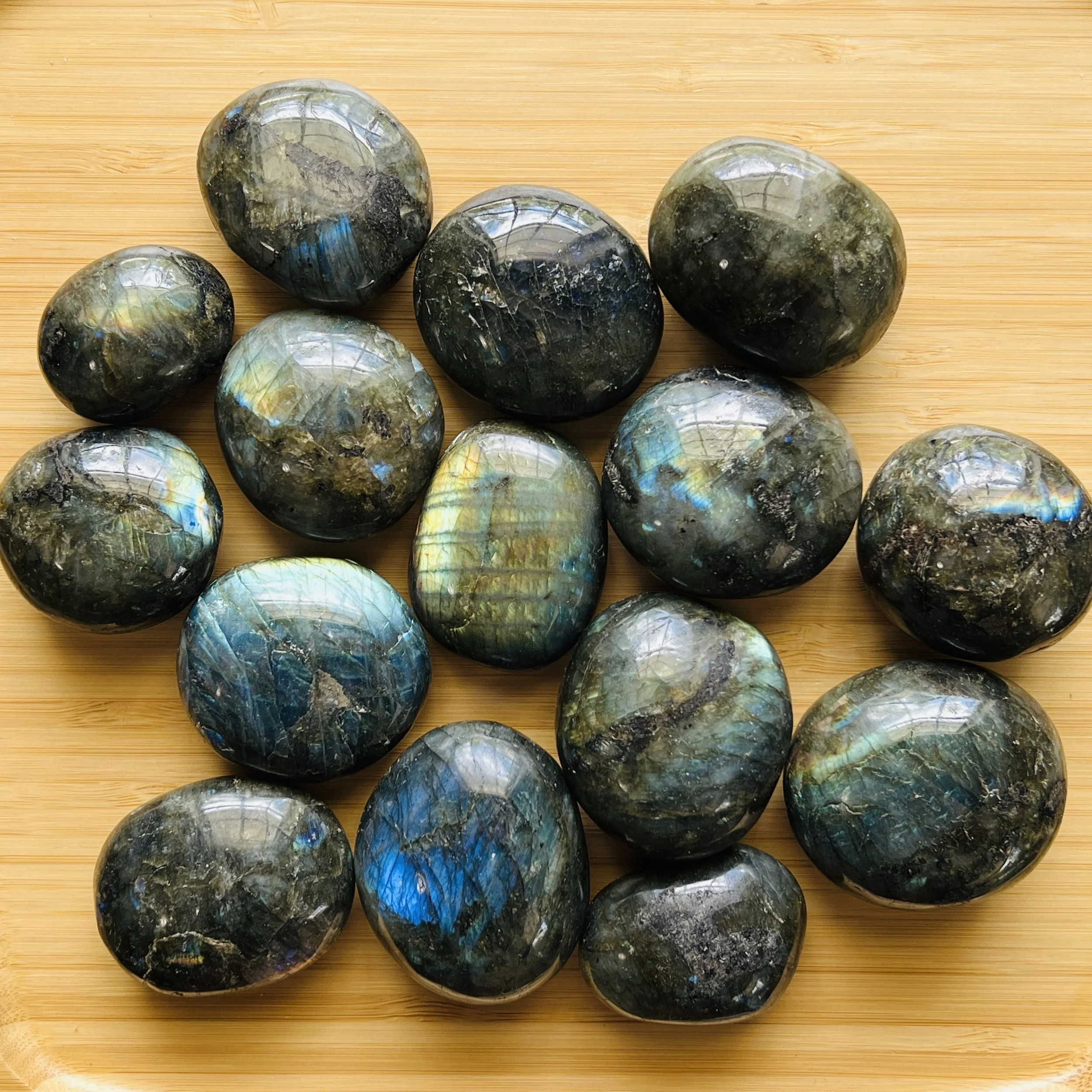 Labradorite Palm Stones (1.50-2.50 Inch - A Grade - 10-16 Pieces Per ...