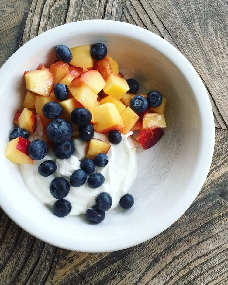 Recipe of Muesli Yogurt Parfait with Berries — Kelly Powers