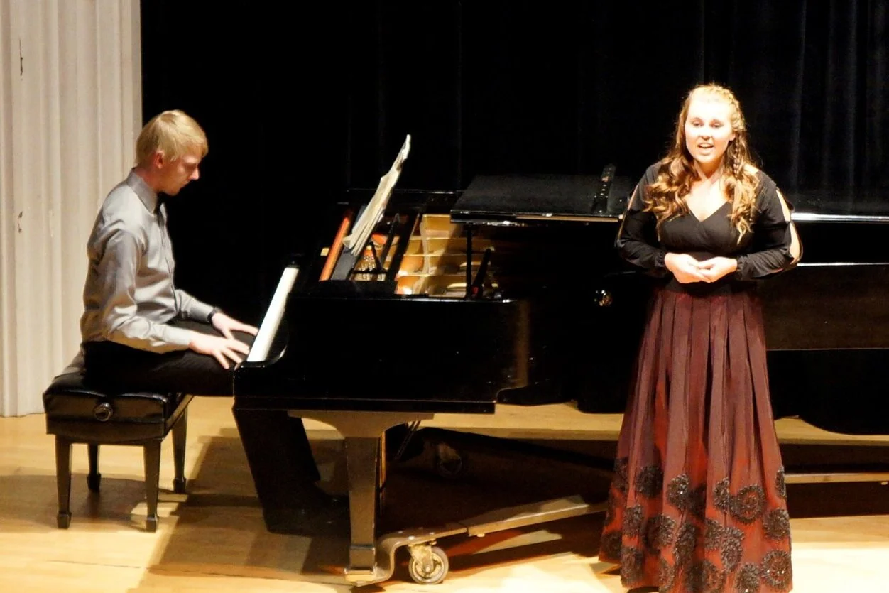 Bio — Alyssa Hildebrand