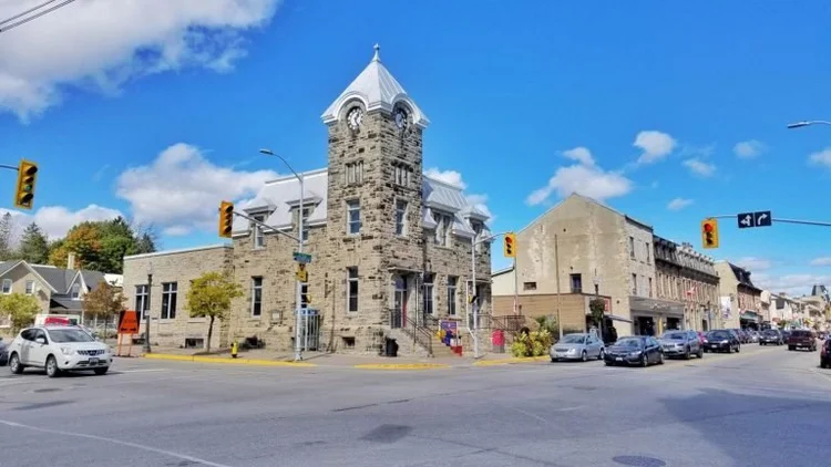 EXPLORE — Downtown Fergus