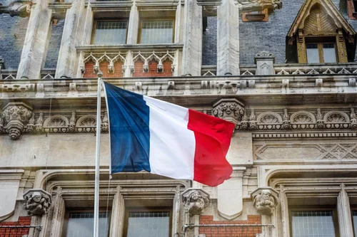 Canadian French vs French: 13 Key Differences And Which Is Worth ...