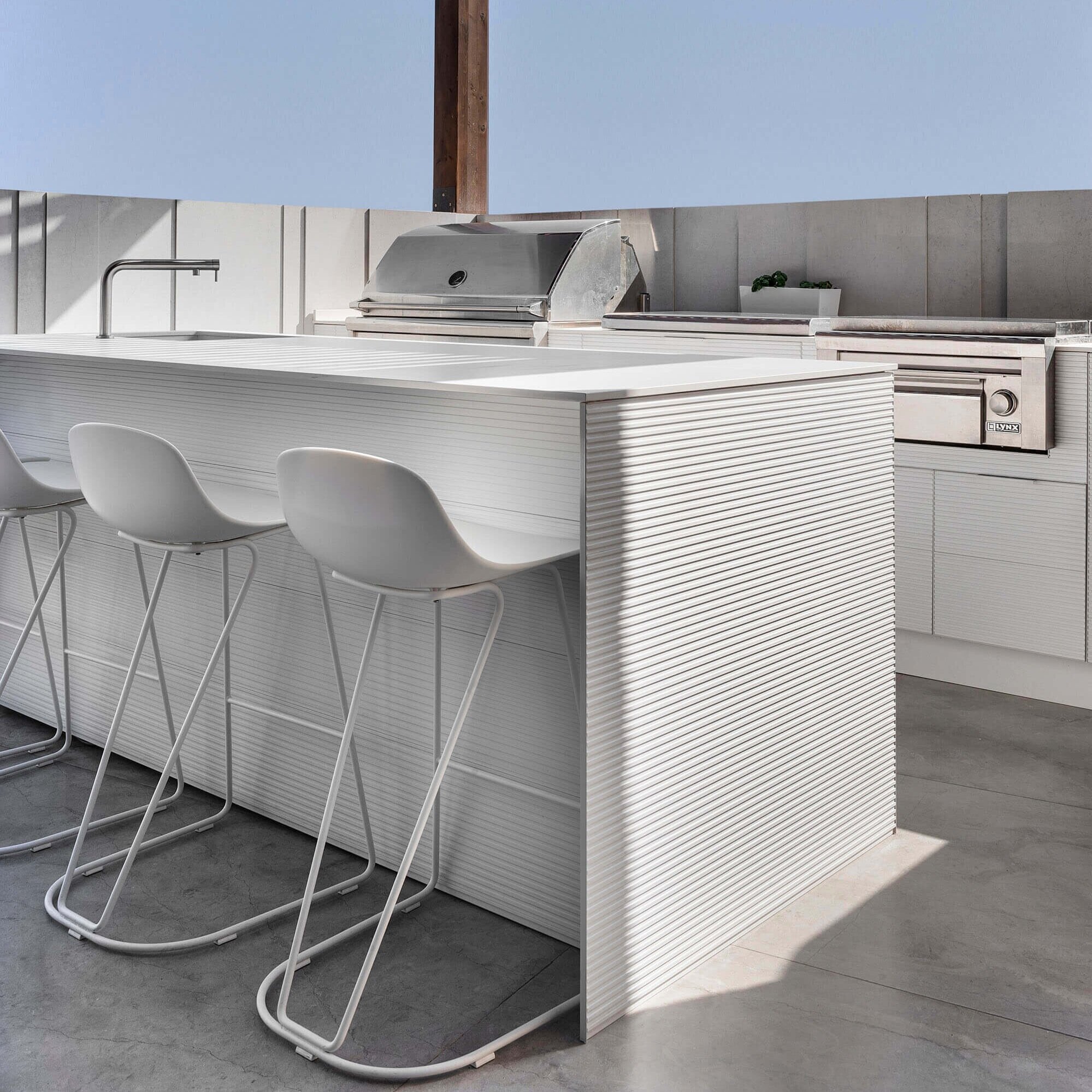 Custom Made Outdoor Kitchens London | Outopia Living