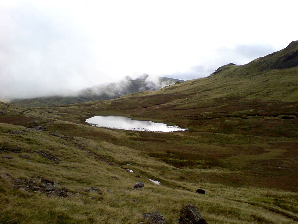 Red Tarn (Langdale) — Walking in the Wild