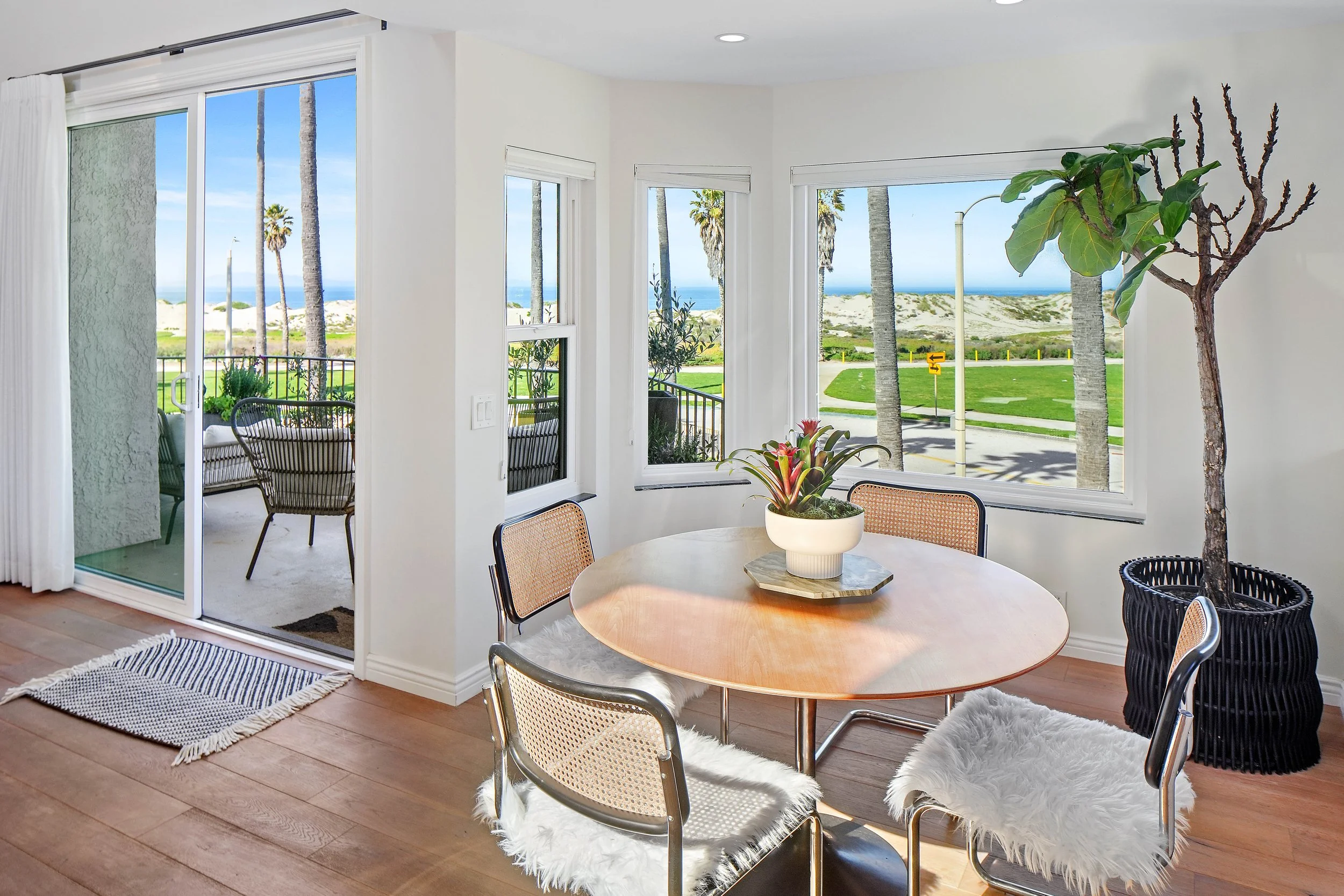 DESSTINATION RENTALS — House of Hume