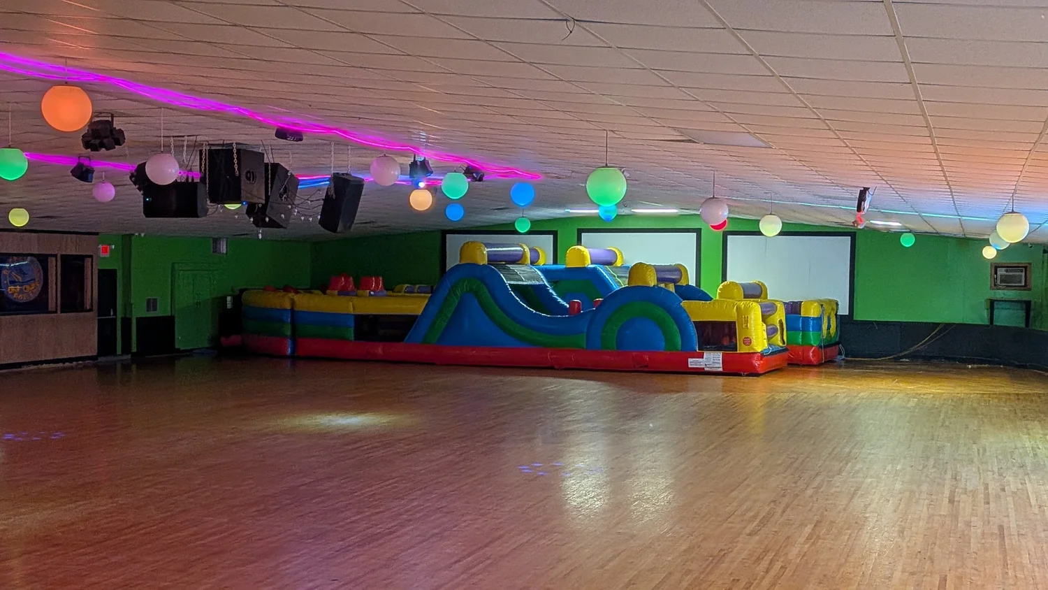 RollCall | Eat, Skate, Play! | Home