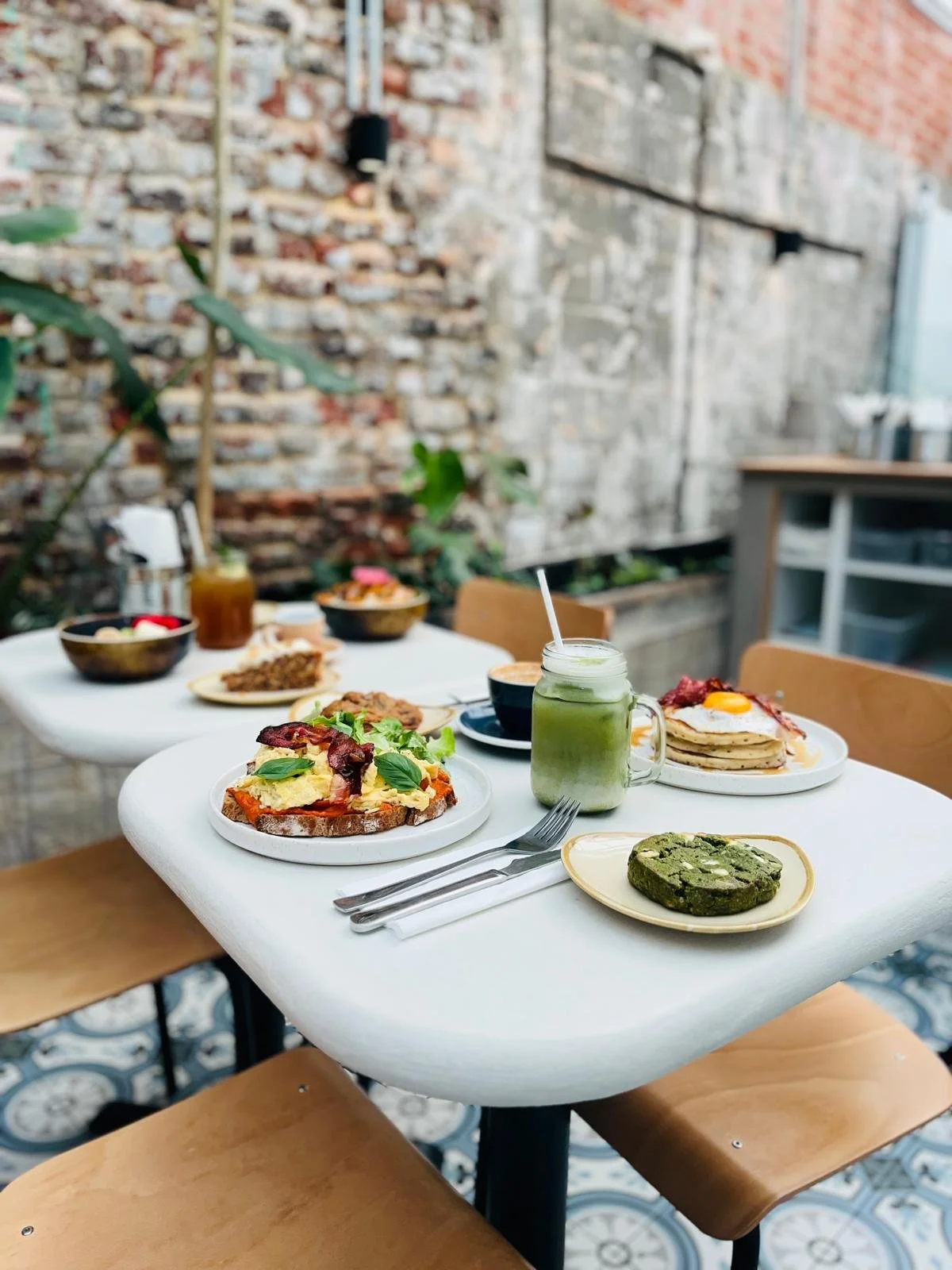 CALI - Brunch & Coffee (Waterloo & Stockel)