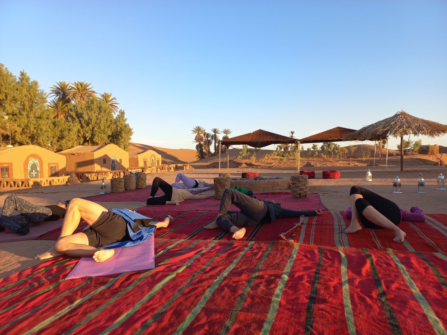 Trek & Yoga dans le désert marocain — YOGMA