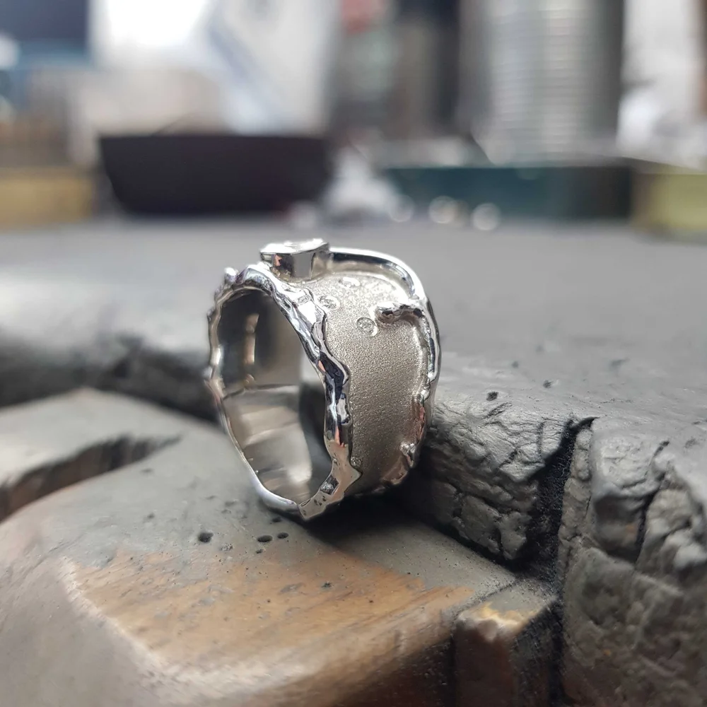 Simon Pure Platinum blue sapphire & Diamond Twilight Ring | Simon Pure