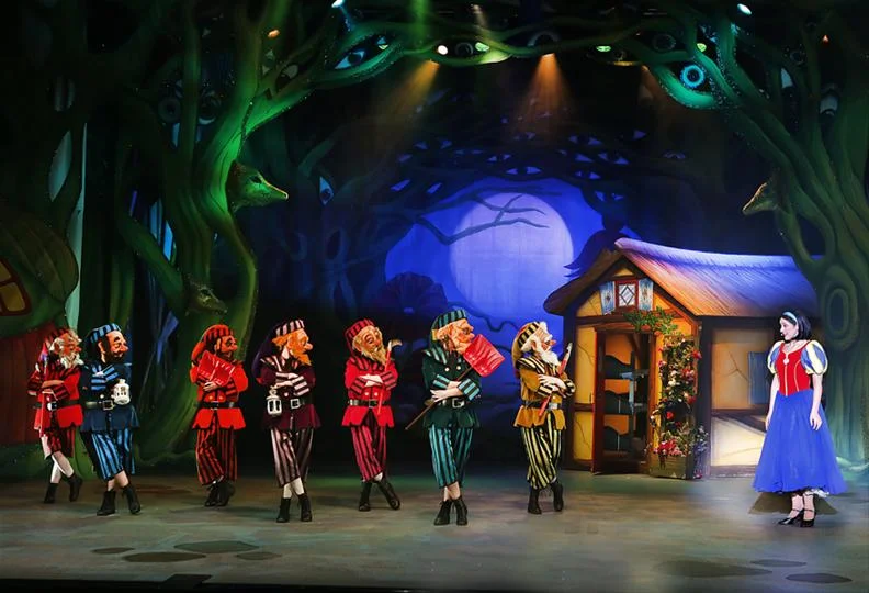 Snow White, De Montfort Hall Leicester, Opens — Imagine Theatre