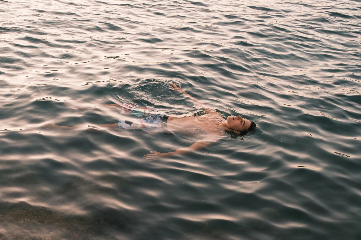 Focus on Youth in contemporary photography - see-zeen