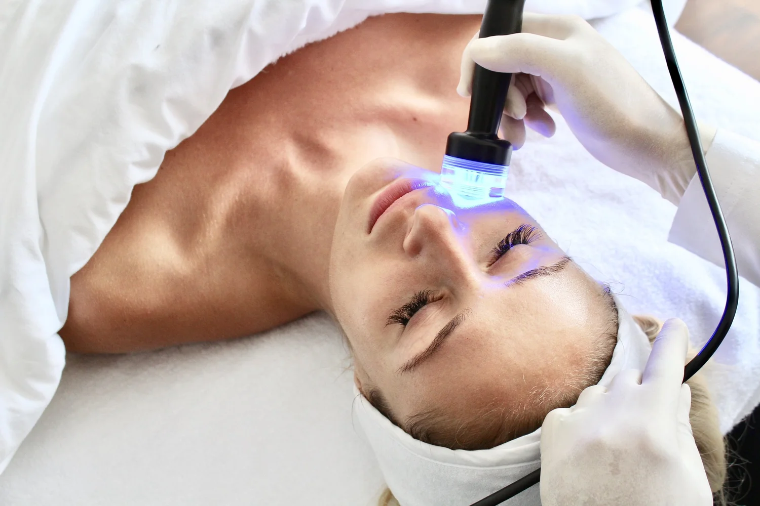 Oxylight by Sapphire 3 Facial for Anti-Aging in Miami, FL — Skincare by ...