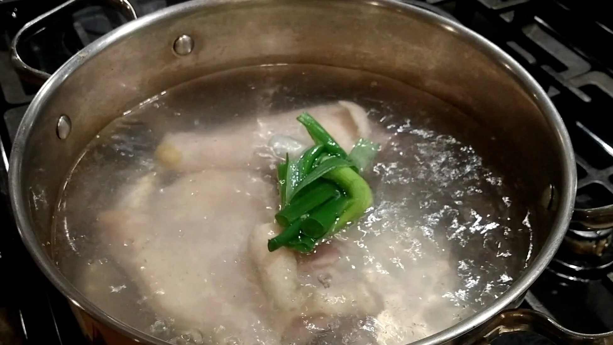 White Cut Chicken with Ginger Scallion Sauce 白切鸡姜葱酱| Poached Chicken ...