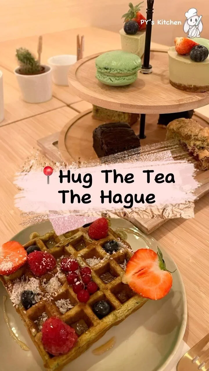 Flaky Mooncake Dan Huang Su | Pastry Mooncake With Salted Egg Yolk ...