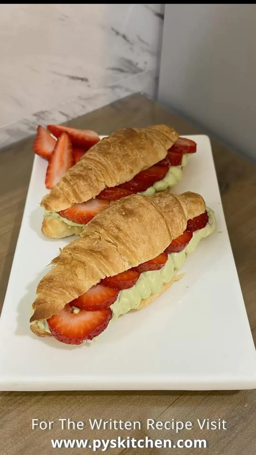 How To Make Bakery Style Korean Soboro Bread 곰보빵 | Peanut Streusel ...