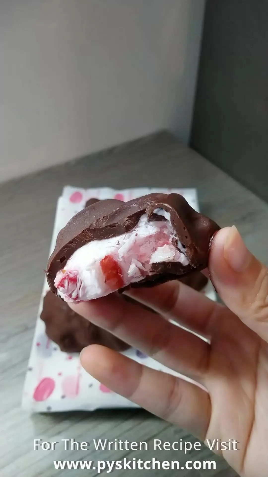 How To Make Bakery Style Korean Soboro Bread 곰보빵 | Peanut Streusel Bread — PY's Kitchen ...