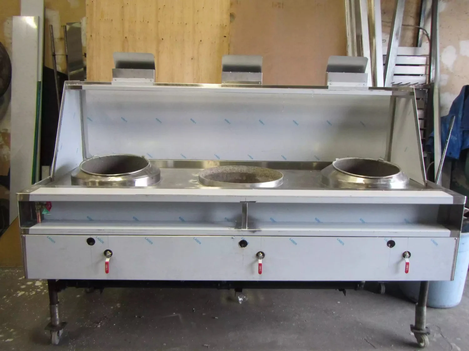 3 Three Burner Hole Wok Range — Dragon Food Equipment Inc.
