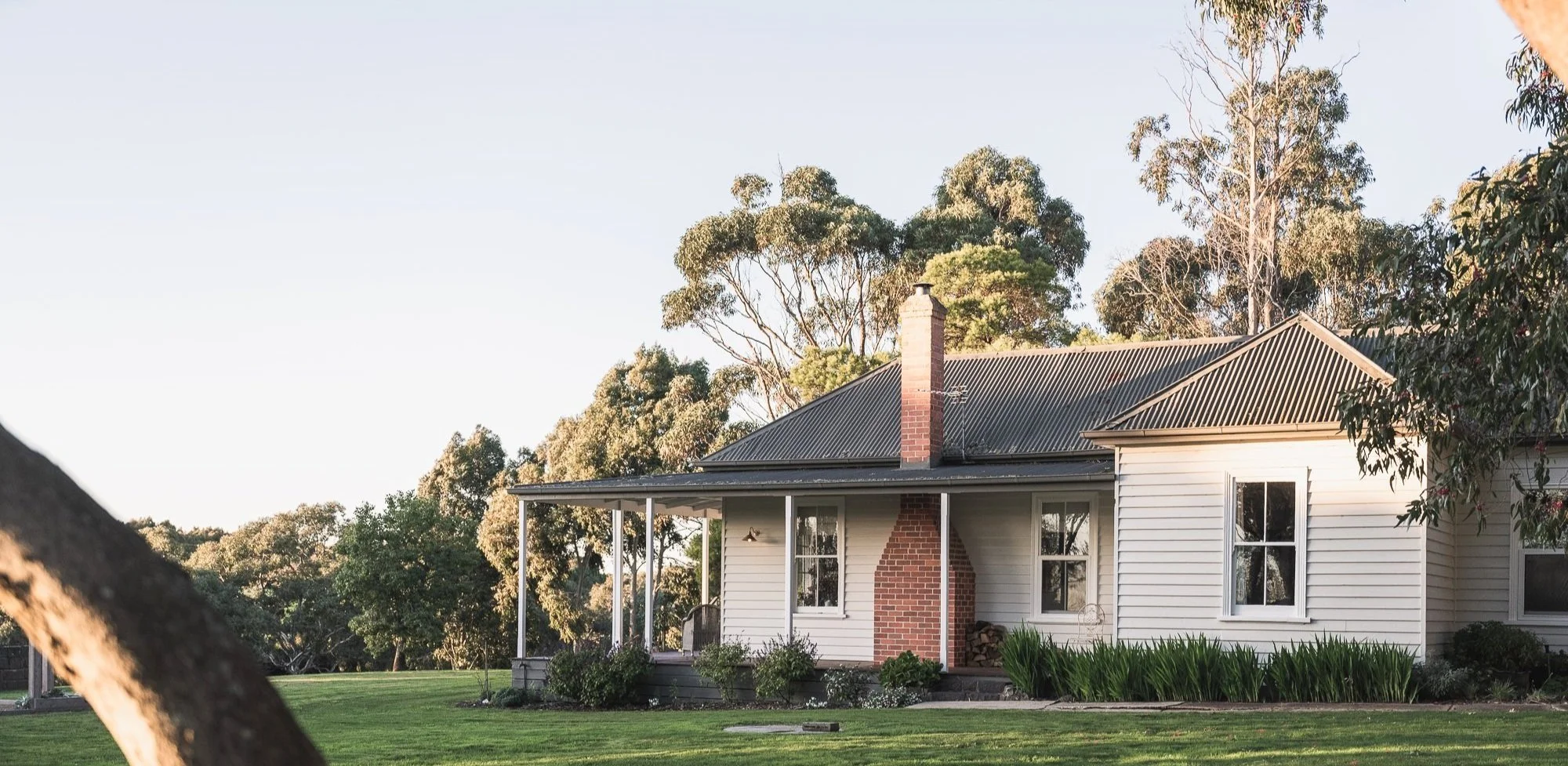 Lemon Gum Cottage at Banongill Station, Skipton Victoria, Heritage ...