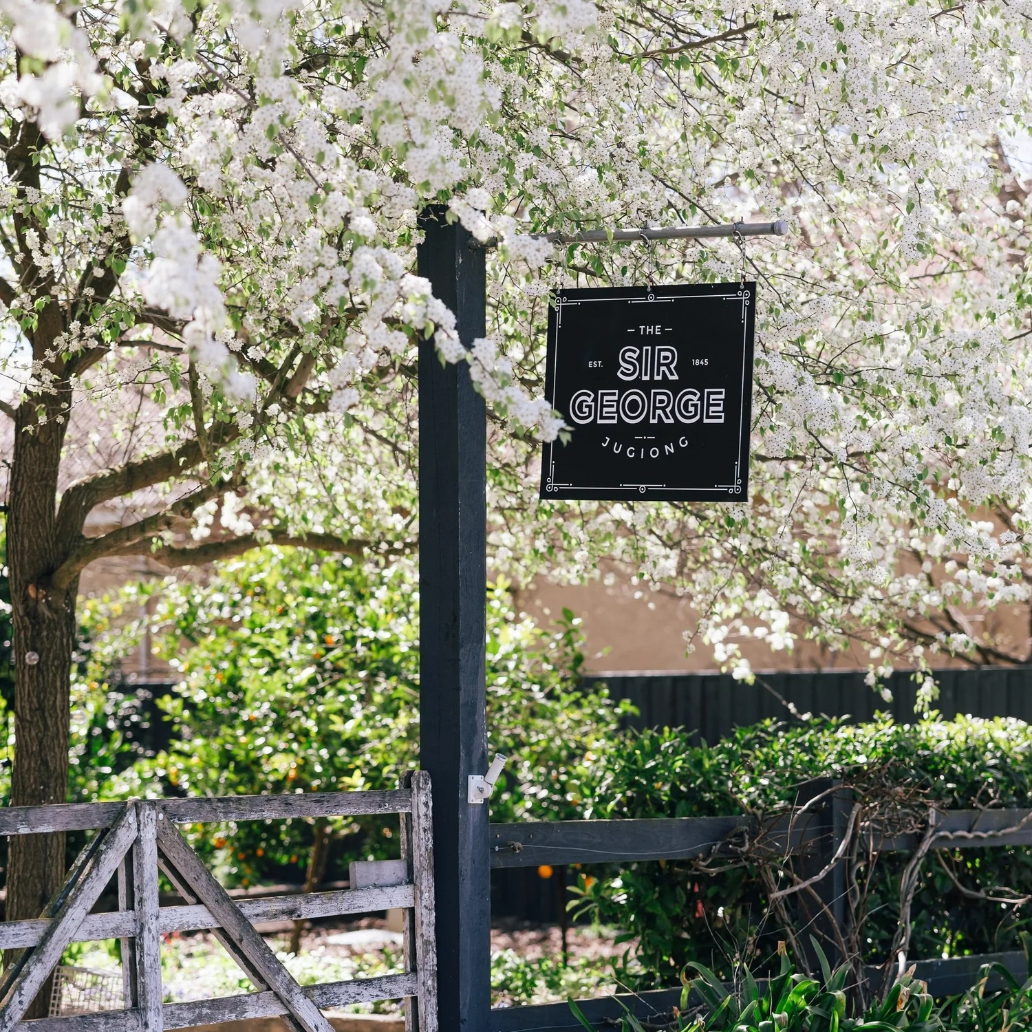 The Sir George c. 1852, Luxury Boutique Heritage Accommodation, Jugiong ...