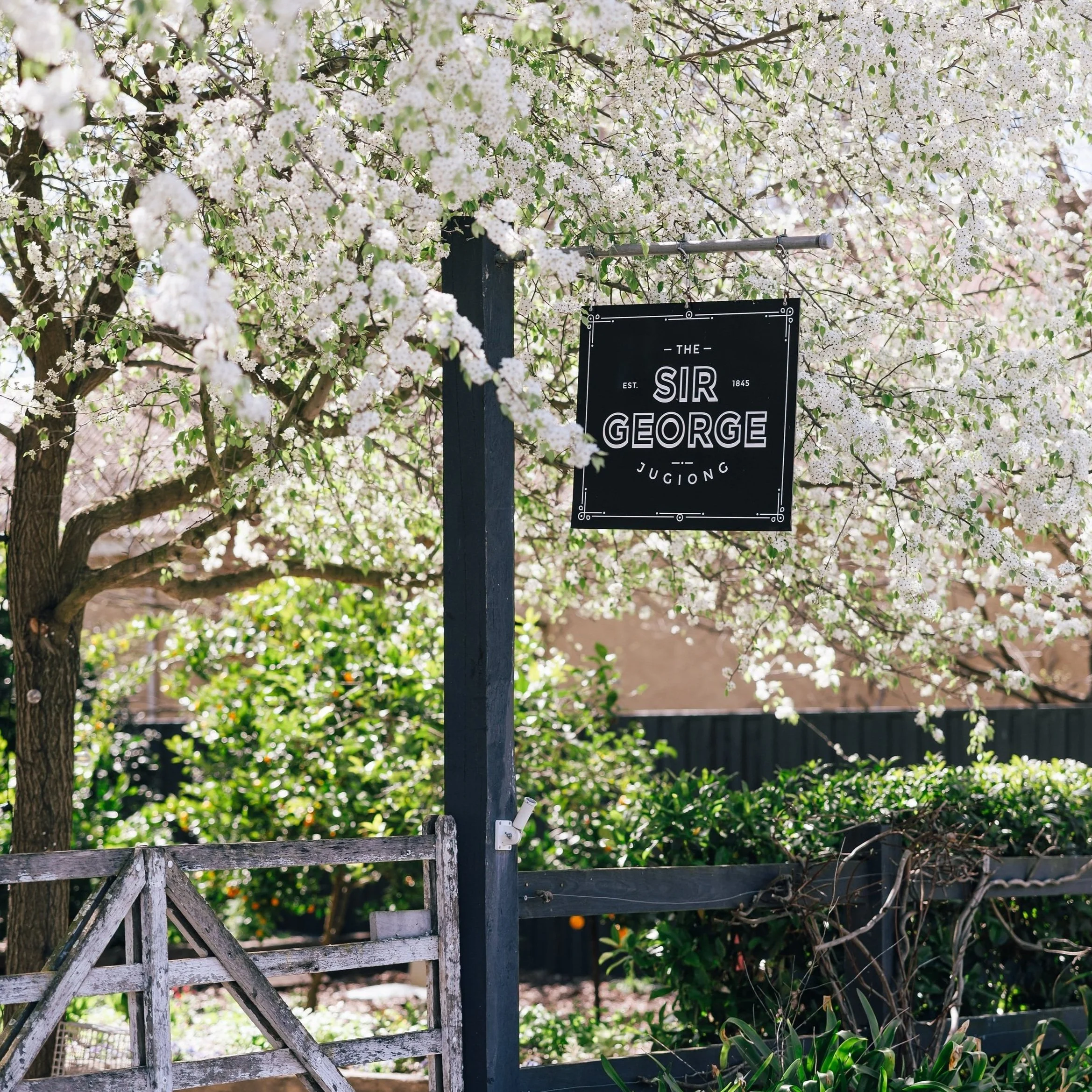 The Sir George c. 1852, Luxury Boutique Heritage Accommodation, Jugiong ...