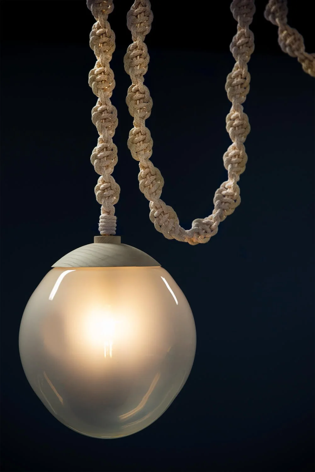 LH11 Helix Pendant | Brightbound