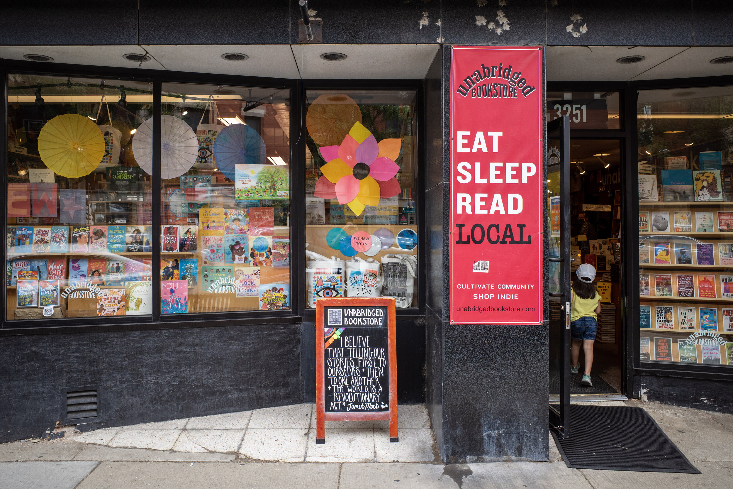 Best Chicago Bookstores to Visit in 2025 — Read & Run Chicago